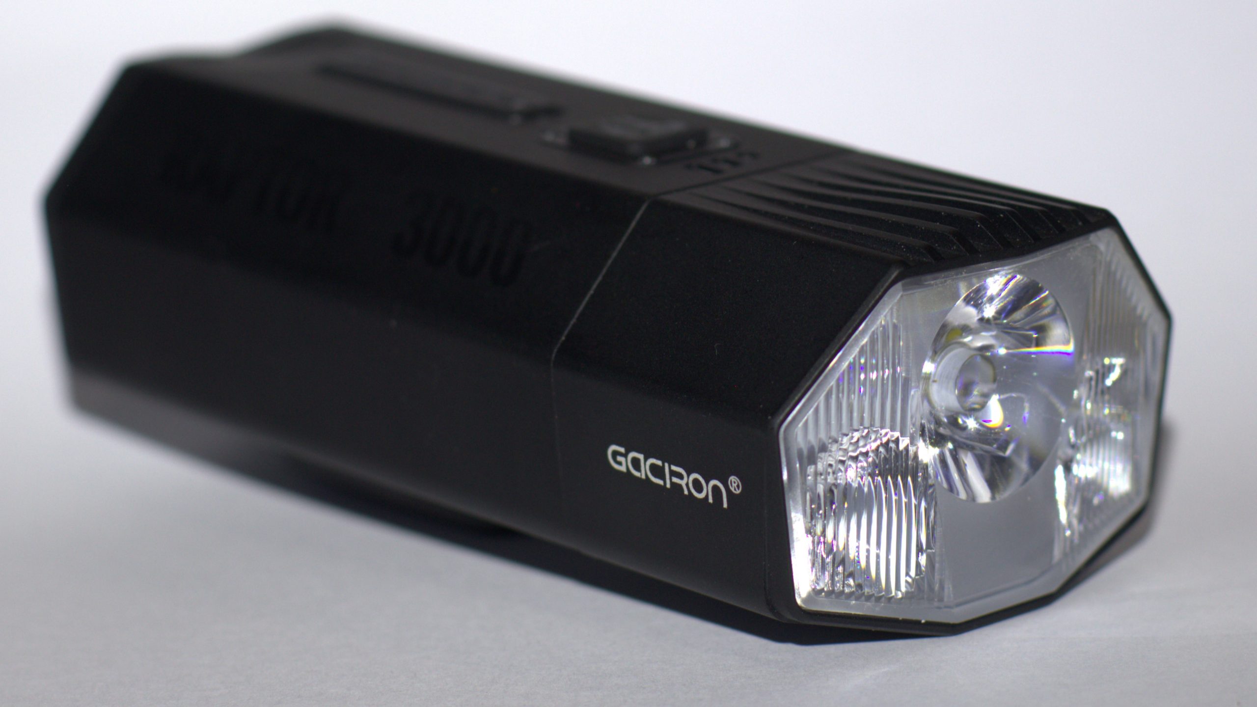 Raptor-3000: a luz perfeita para BTT noturno – segurança, potência e ...